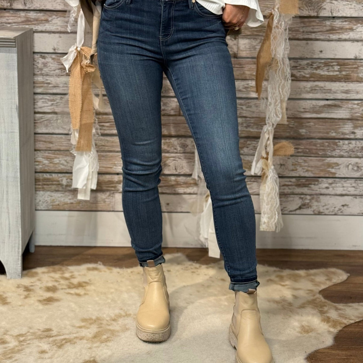 Everyday Abby Skinny – Mainstream Boutique Home Office